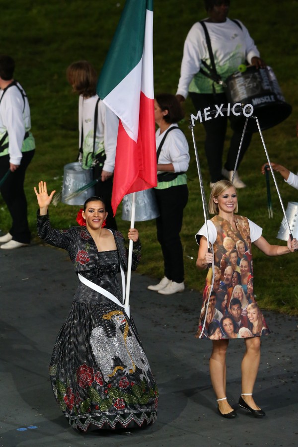 Fab the Opening Ceremony: Fierce Flag-Bearers - Go Fug Yourself
