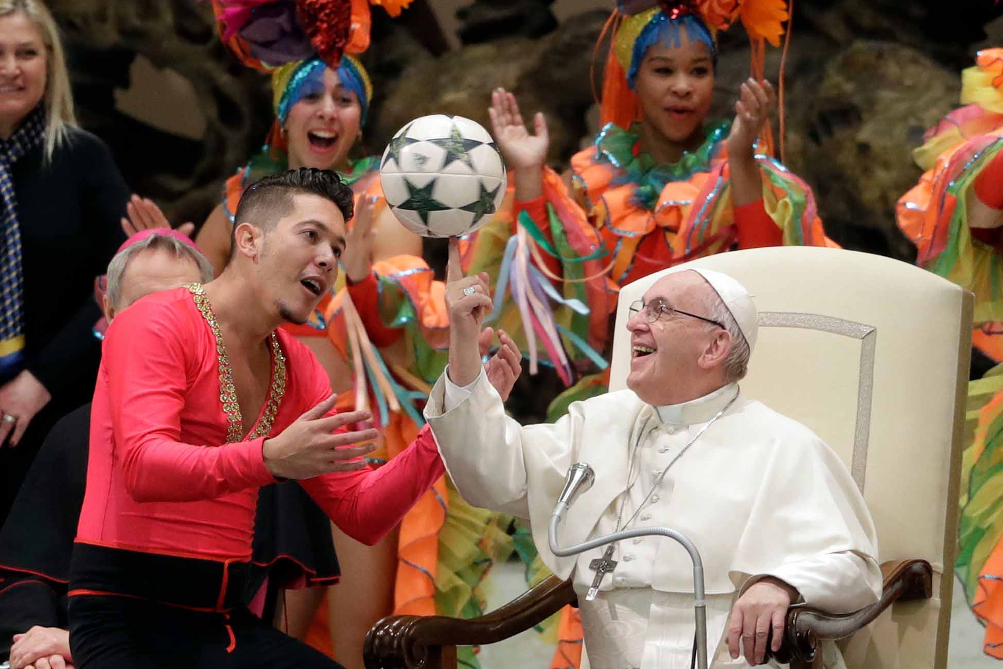 Nothing Is Happening, So Please Enjoy The Pope Twirling a Ball - Go Fug ...