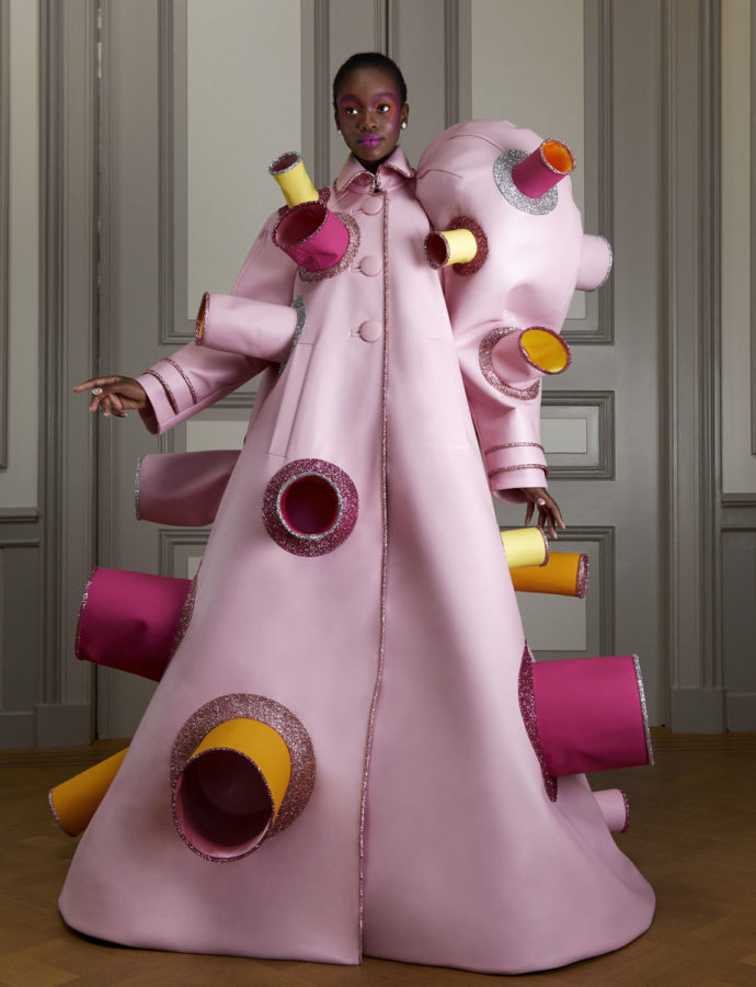 Viktor & Rolf's Nine Looks Included Social-Distancing Coats - Go Fug ...