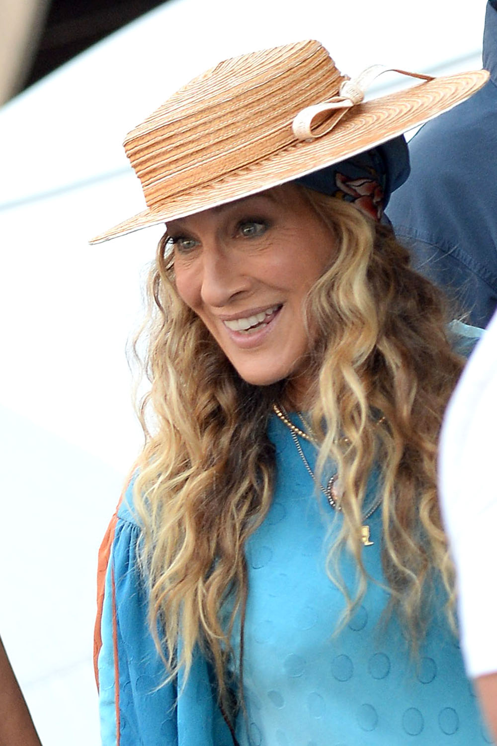 And Just Like That… Carrie is Curly Again - Go Fug Yourself Go Fug Yourself