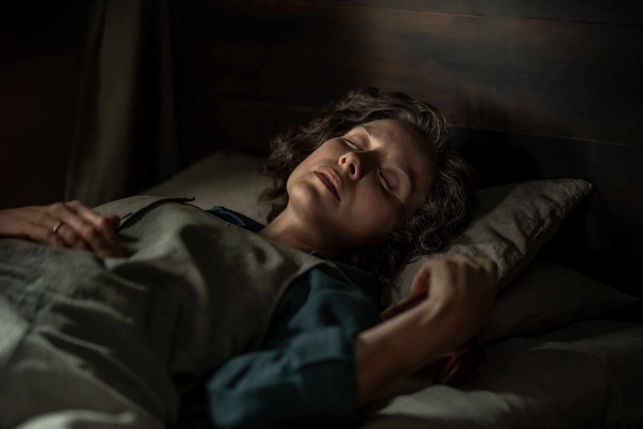 Outlander Recap: The Ballad of That Sociopath Malva Christie - Go Fug ...