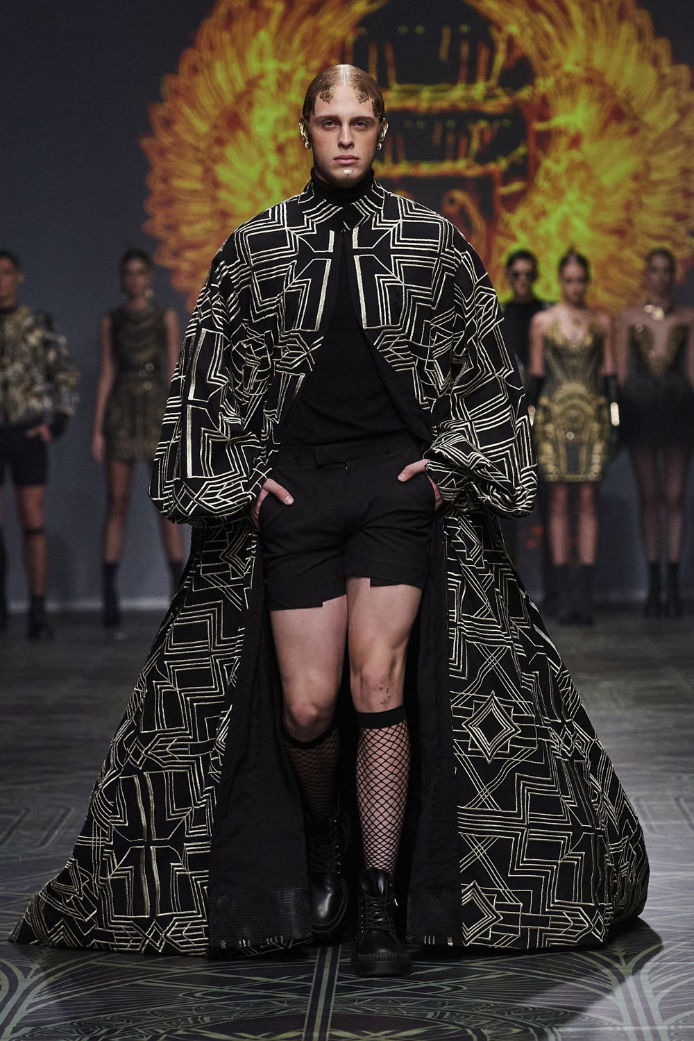 Michael Cinco’s Collection Is Very Dramatic - Go Fug Yourself Go Fug ...