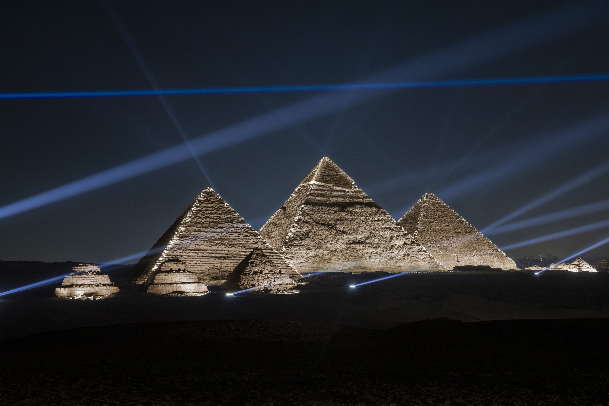 Dior Men’s Took the Resort Line to Cairo - Go Fug Yourself Go Fug Yourself