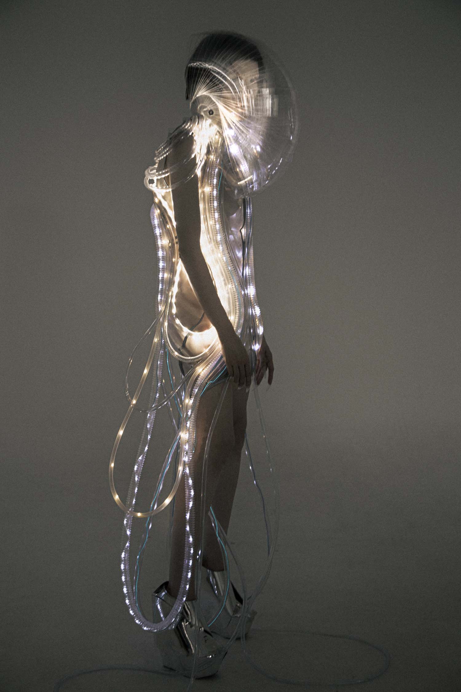 I Think Of This Couture Collection as Bjork Bowie - Go Fug Yourself Go ...