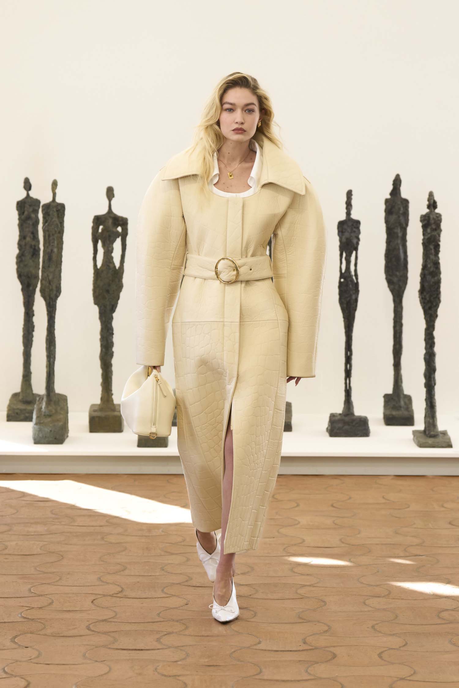 Jacquemus’s Runway Show Featured More Big Round Shoulders - Go Fug ...