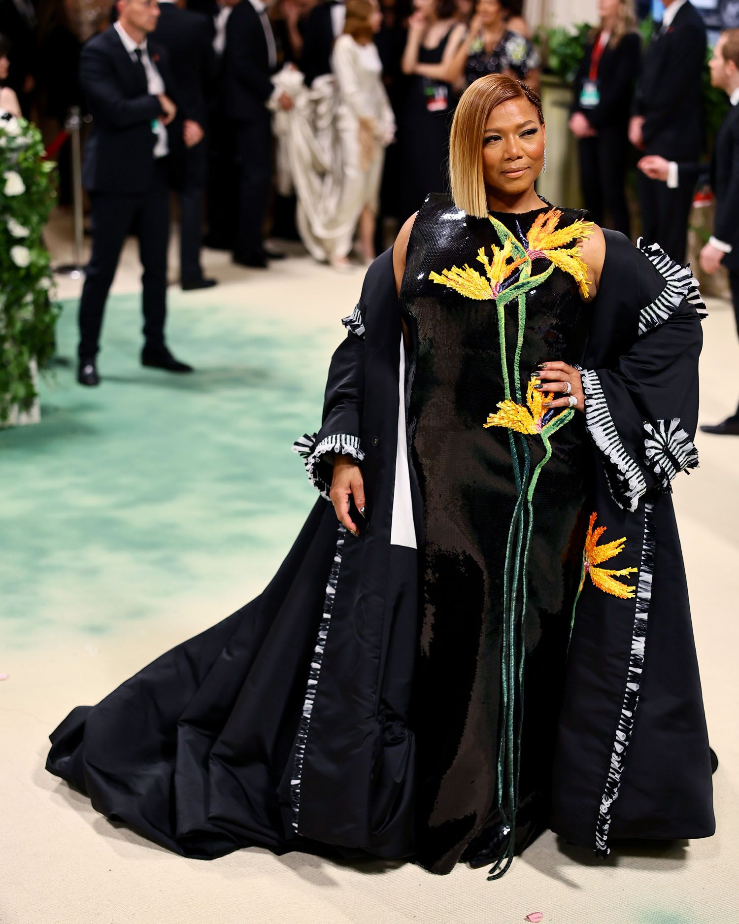 Queen Latifah Is Gracefully Bringing Us to the End of our Met Coverage ...