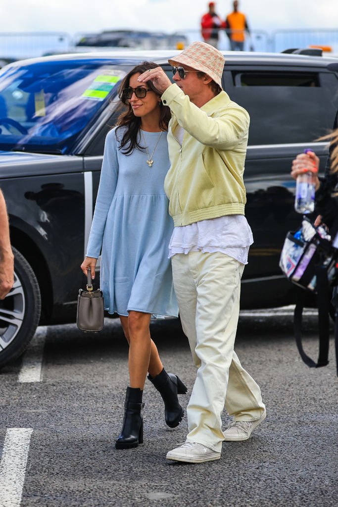 Brad Pitt Is Not Selling Me on the Bucket Hat - Go Fug Yourself Go Fug ...