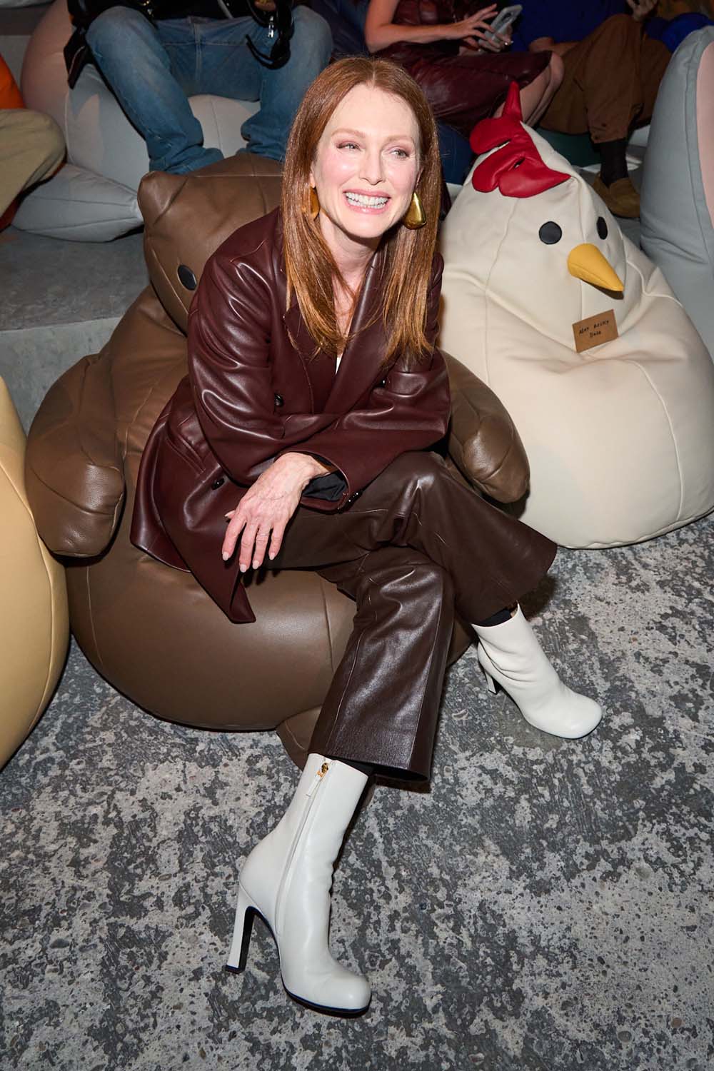 Julianne Moore on Beanbag Chairs, and Other Front Row Shenanigans From ...