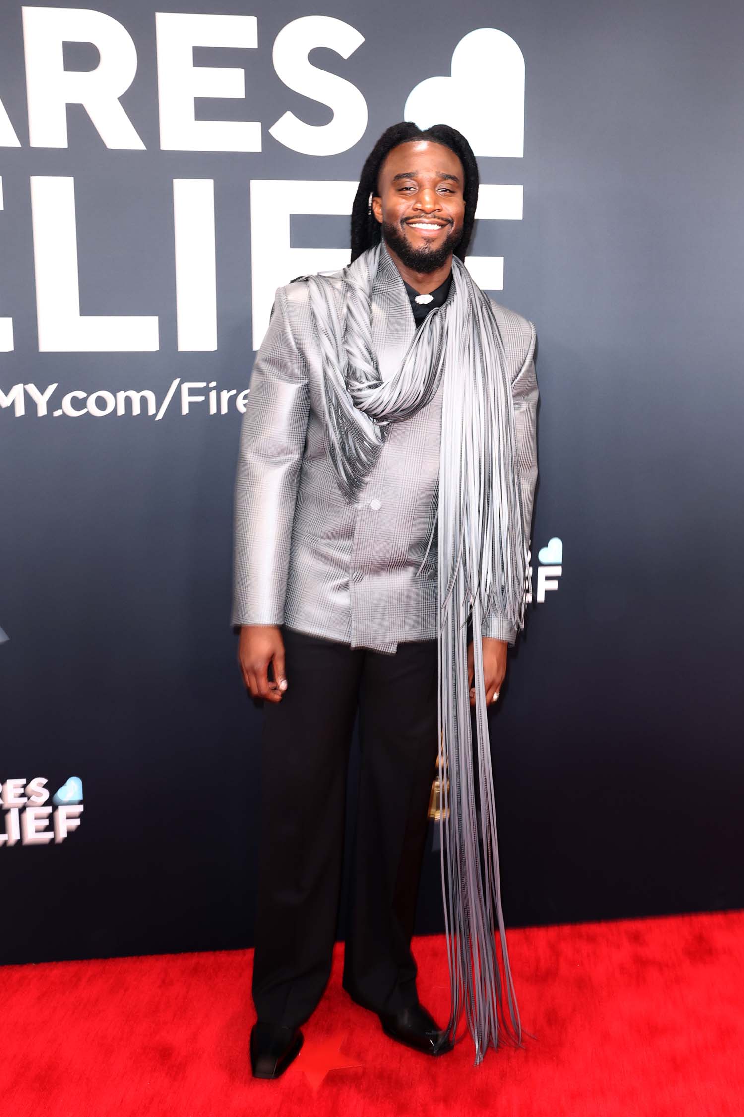 Jaden Smith becomes the new fashion icon by wearing a literal castle on ...