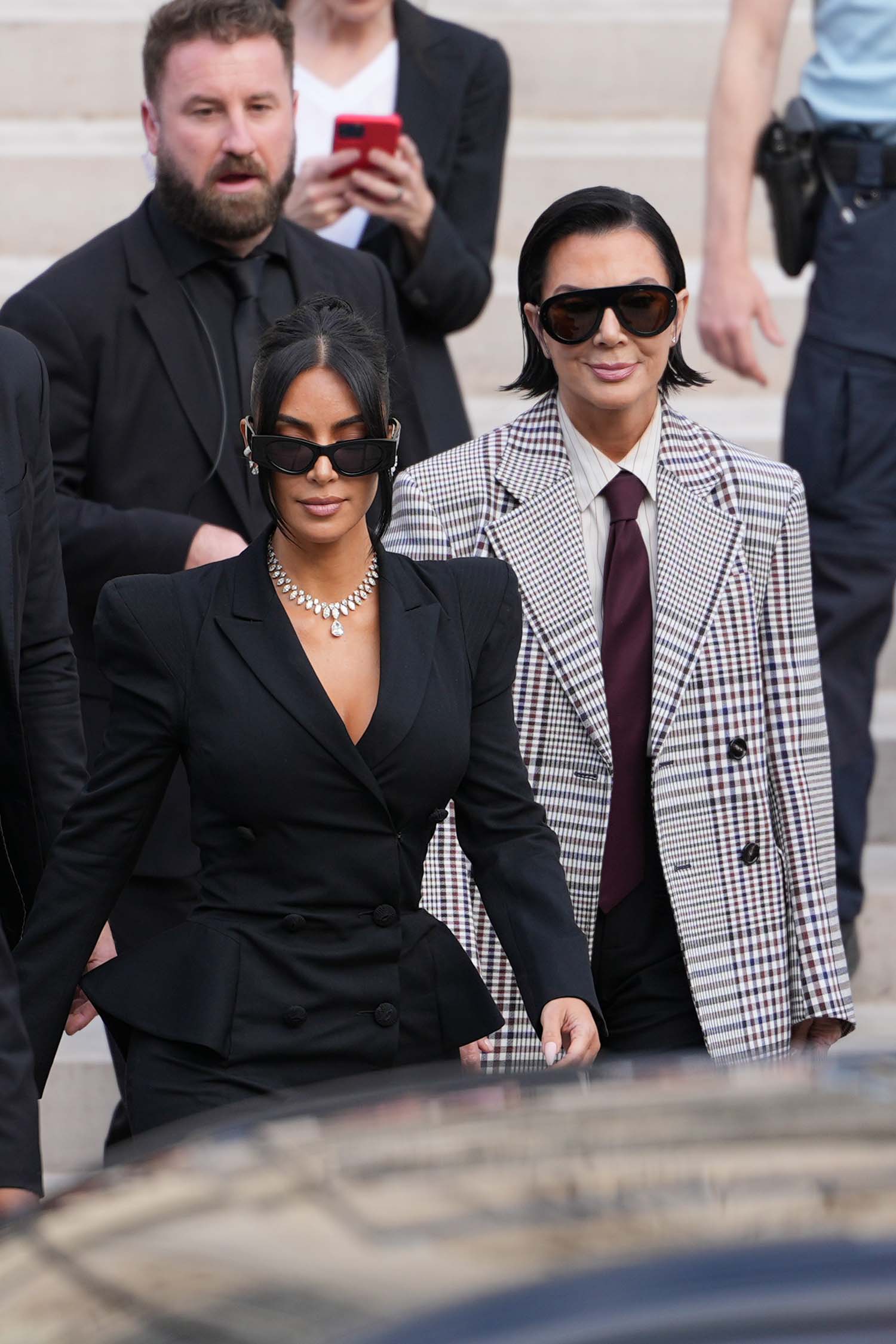 Kim Kardashian Hit the Courthouse With Kris in Paris, Now With Actual ...