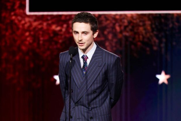 Marty Reigned Supreme at the Critics Choice Awards - Go Fug Yourself Go ...