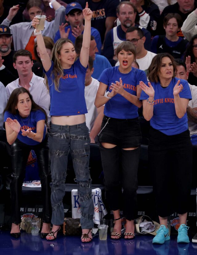 Taylor & Co. Are Right In The Knick(s) Of The Action - Go Fug Yourself ...