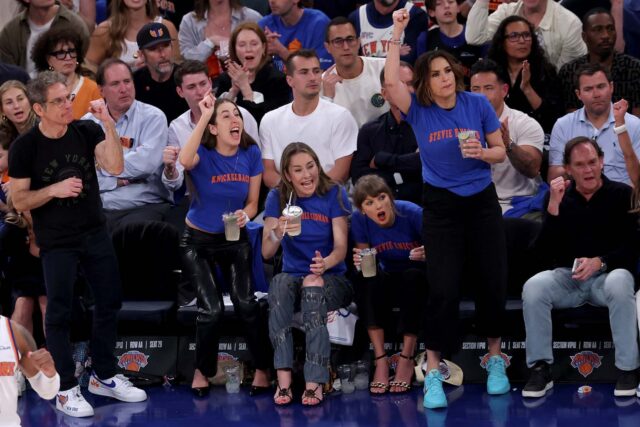 Taylor & Co. Are Right In The Knick(s) Of The Action - Go Fug Yourself ...